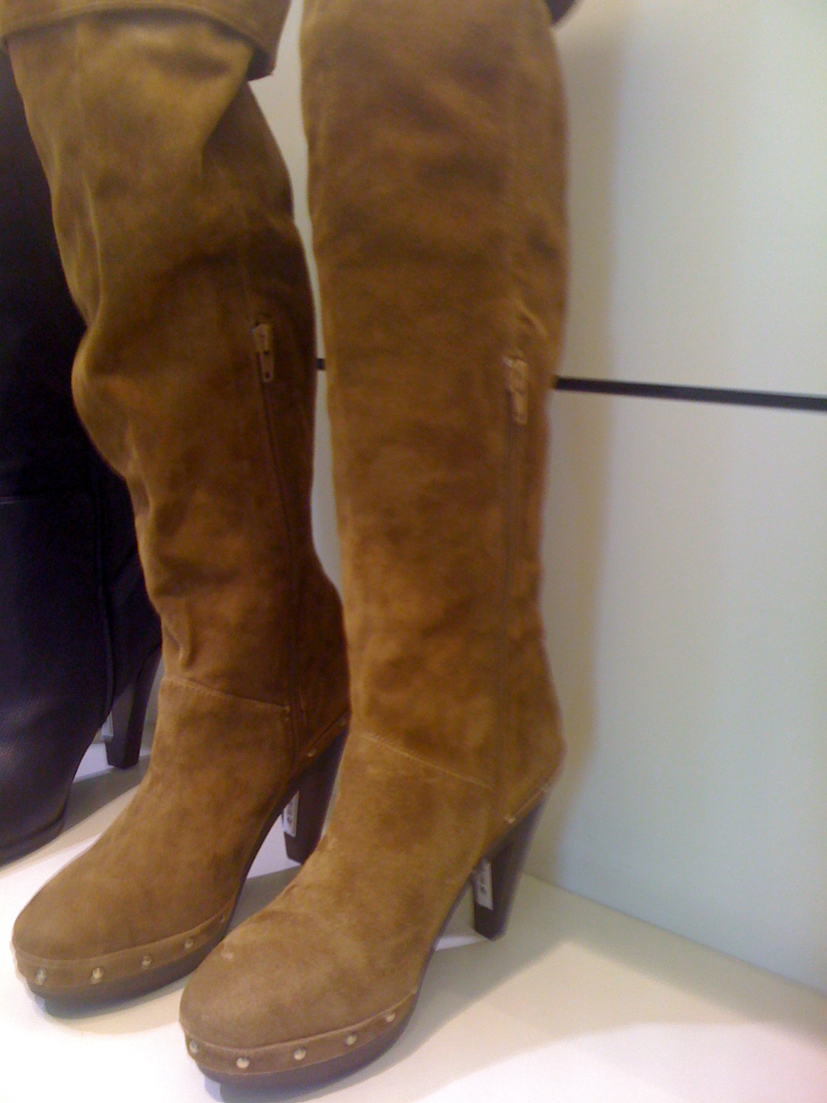 STYLE incorporated: BOOTYLICIOUS continued....ZOMP, COUNTRY ROAD ...