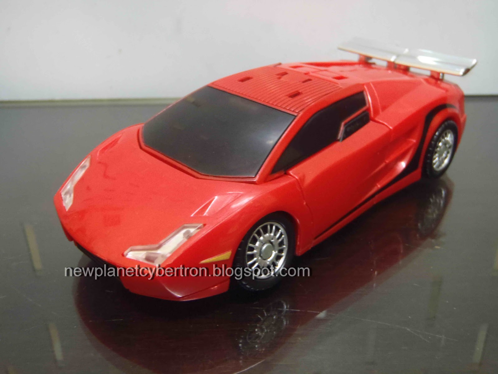 New Planet Cybertron: Transformers Review: Sideswipe (Henkei Deluxe)