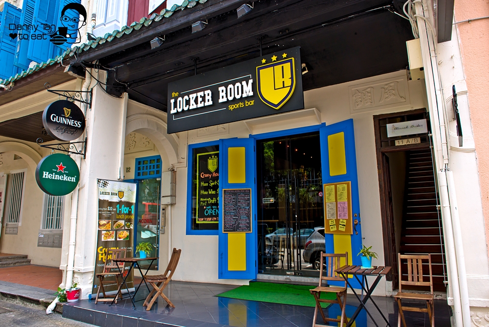 Locker Room Sports Bar ~ DANNY LOVE TO EAT