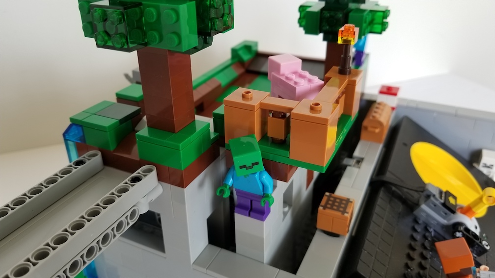 Great Ball Pit: Matt's Mine - A Lego GBC Module