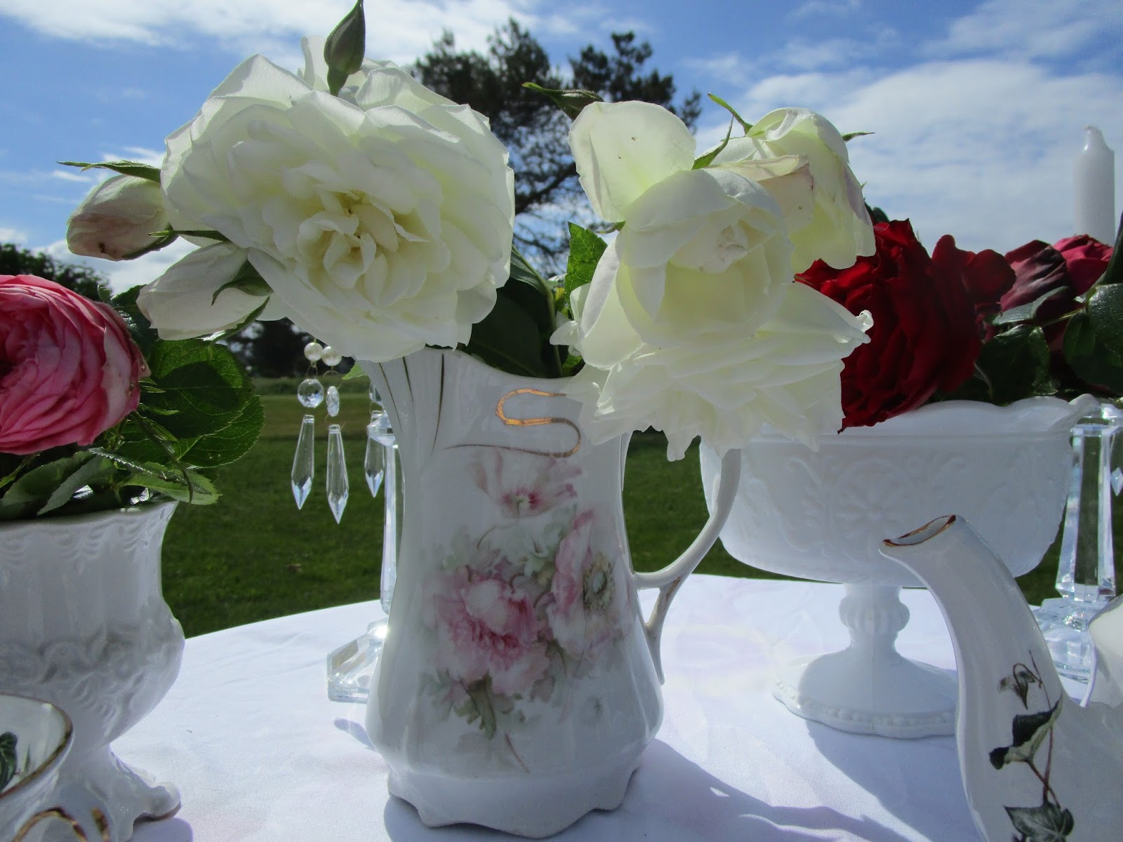 Karen's Cottage and Castle: Roses and Ivy for Tea Time