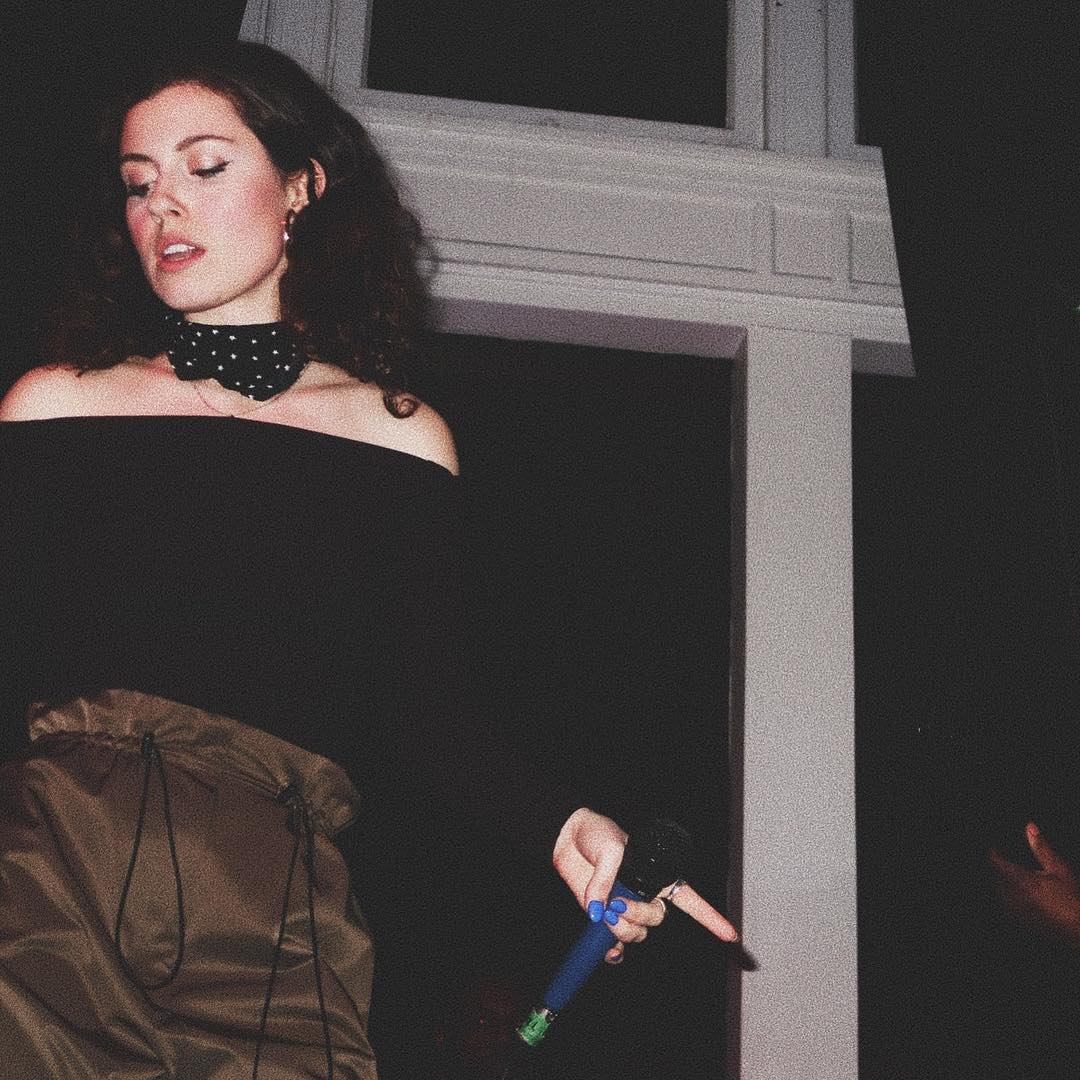 CliqueGirlz300: New Sara Diamond Tour Pictures!