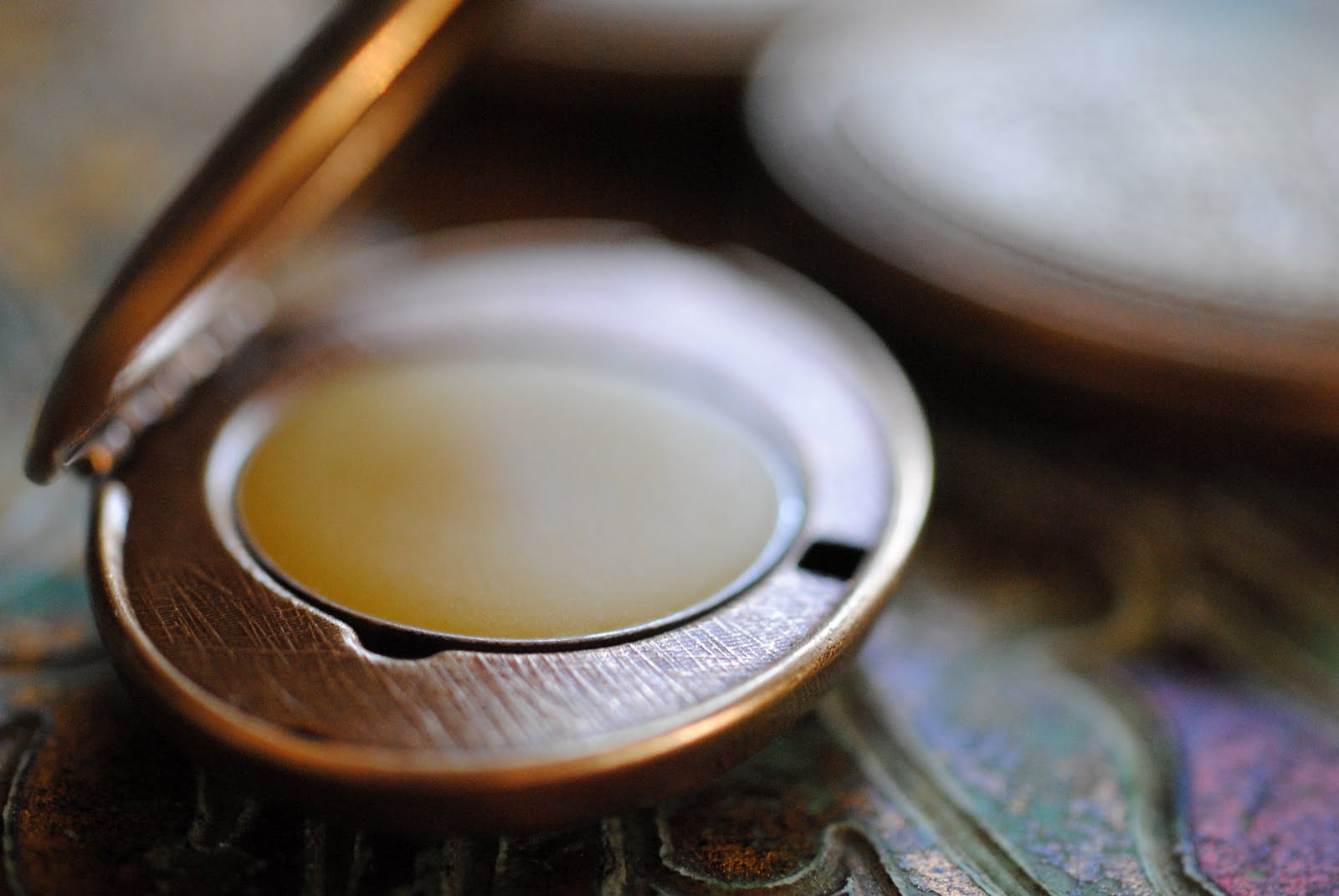 Illuminated Perfume: Solid Natural Perfume Mini Compacts