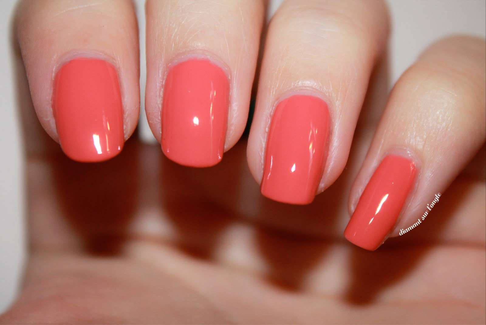 diamant sur l'ongle: 〻 Les couleurs de l'été : Le Corail