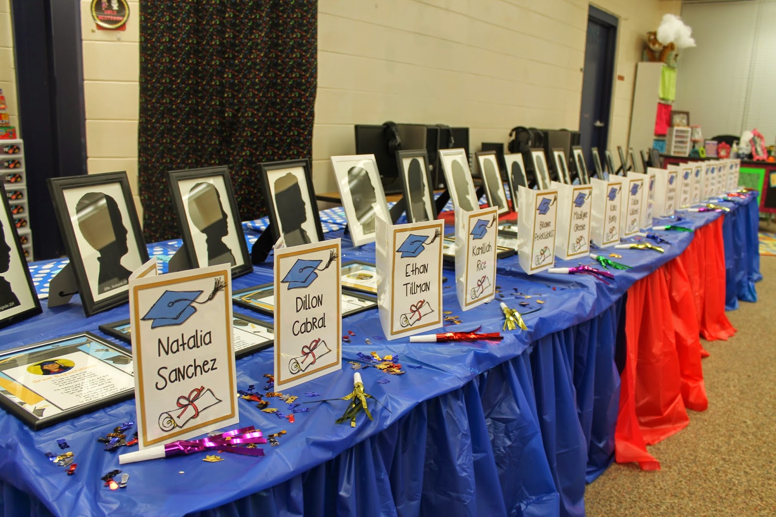 Keepin' It Kool In KinderLand: Kindergarten Award Ceremony!