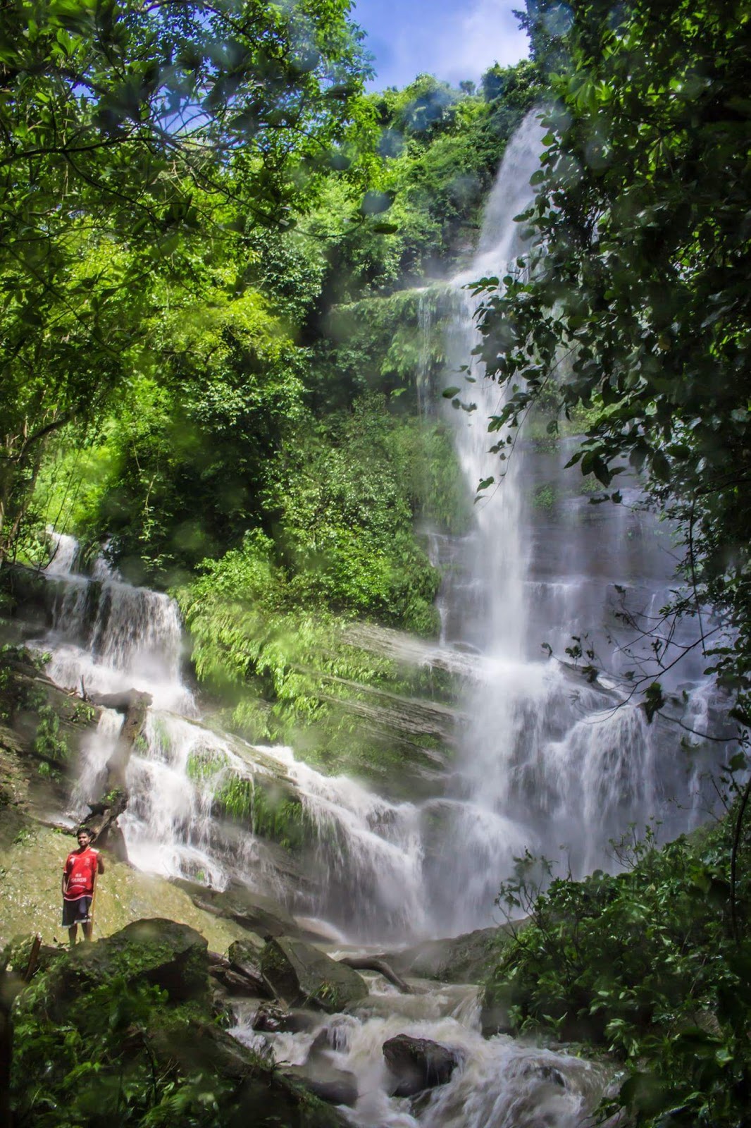 Muppochora jhorna(মুপ্পছড়া ঝর্না)