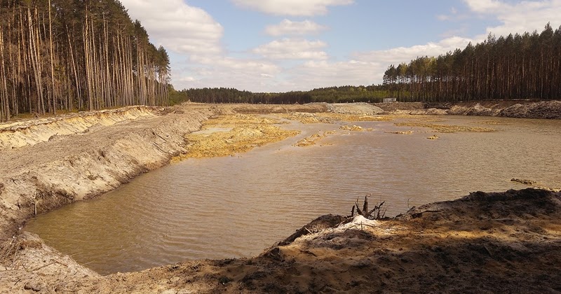 Ostra Góra na piaskowym szlaku