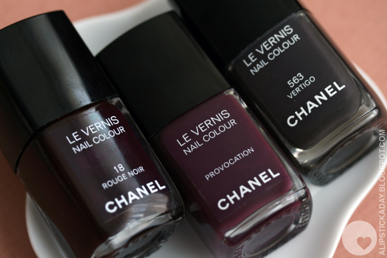 A LIPSTICK A DAY | Chanel Le Vernis in Provocation