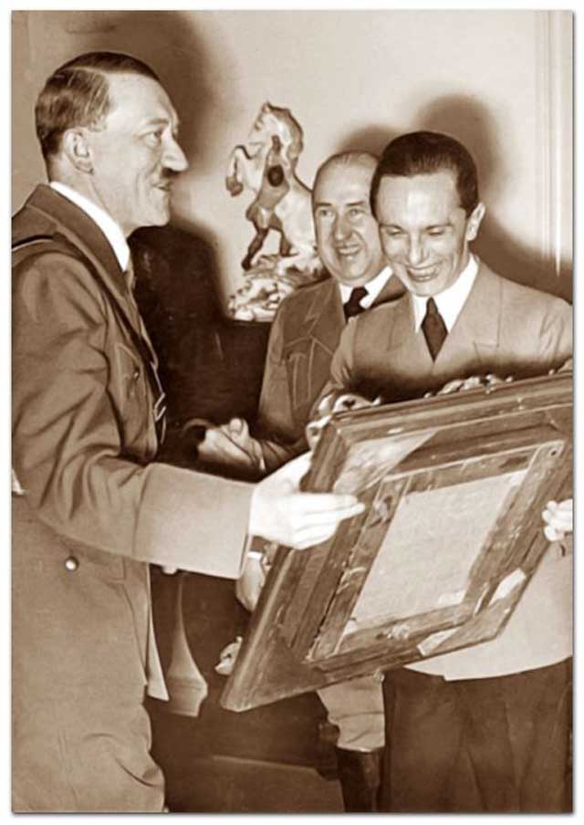 World War II in Pictures: Happy Hitler Pictures