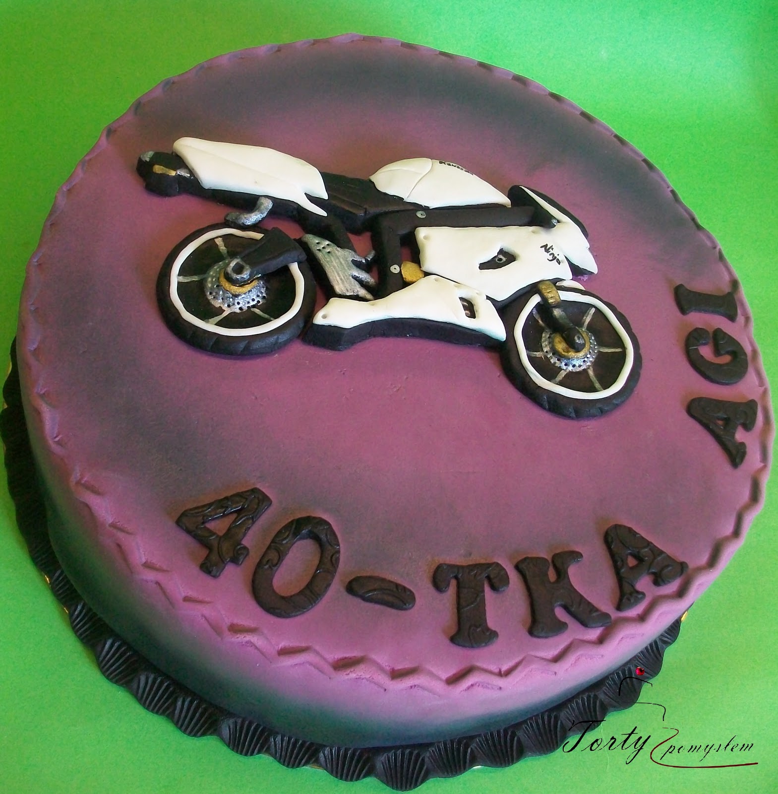 TORTY Z POMYSŁEM Kraków: Tort z motorem kawasaki.