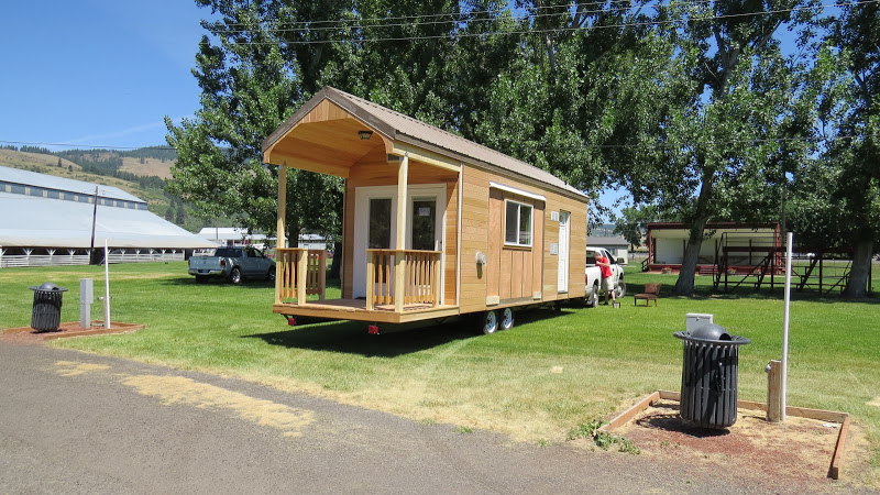 TINY HOUSE TOWN: Pull Out Tiny House (232 Sq Ft)