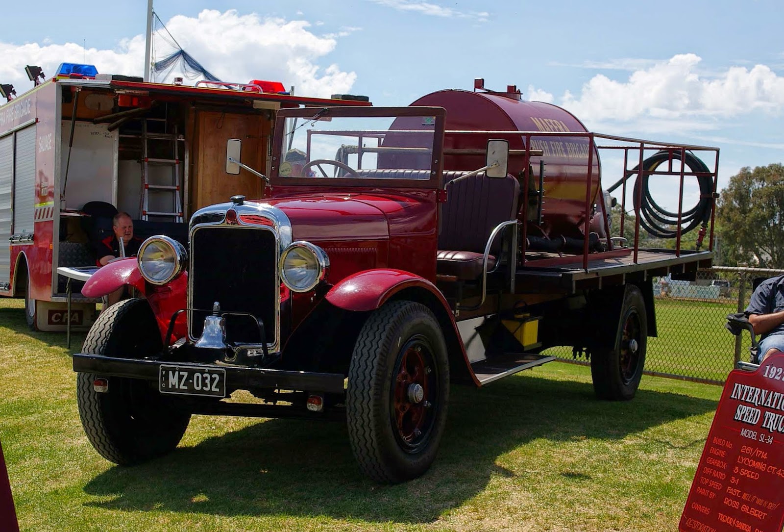 Historic Trucks: December 2014