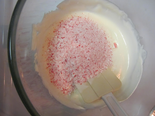 Mama To Three Chicks: How To Make Peppermint Bark