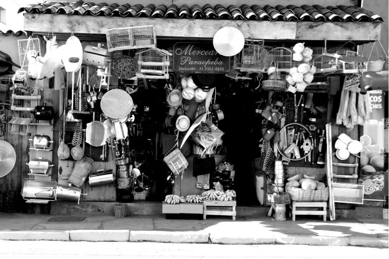 Mercearias, Secos e Molhados, Quitandas e Ultramarinos.