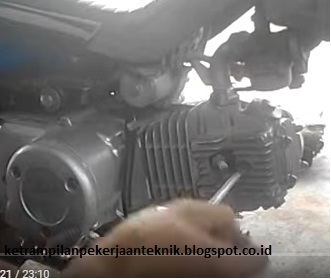 cara mengganti rantai kamprat motor - tips dan triks