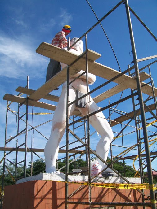 Cúcuta Colombia digital: Reparan estatua del Indio Motilón en Cúcuta