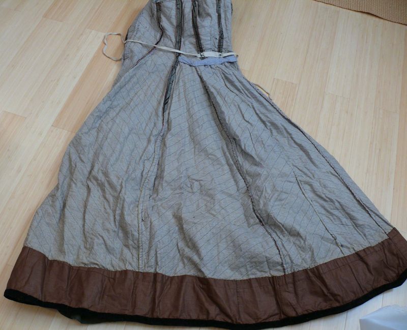 All The Pretty Dresses: Plush 1890's Black Robe