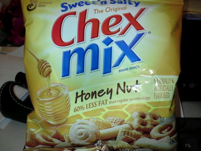 Hippsology: Snack Food Review - General Mills' Sweet 'n Salty Chex Mix ...