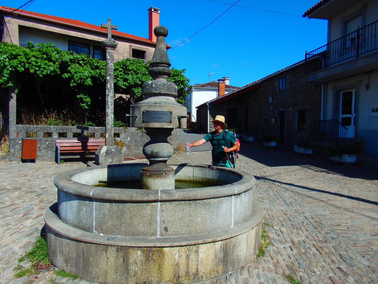 Xurde Morán: BOENTE: A FONTE DA SALETA CURA LAS LLAGAS Y QUITA LAS ...