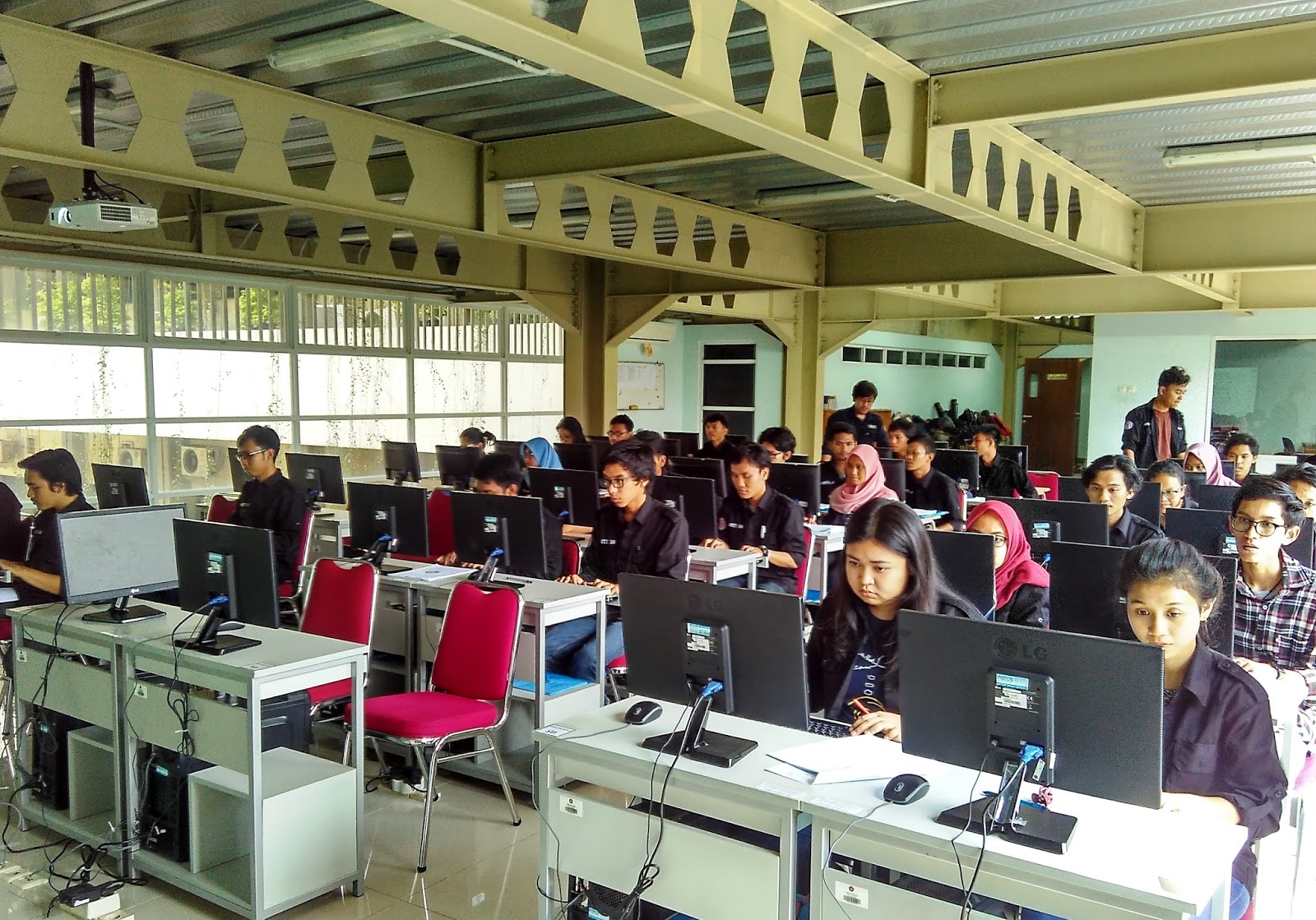 Galeri Foto Praktikum ~ Laboratorium Komputer Fakultas Teknik ...