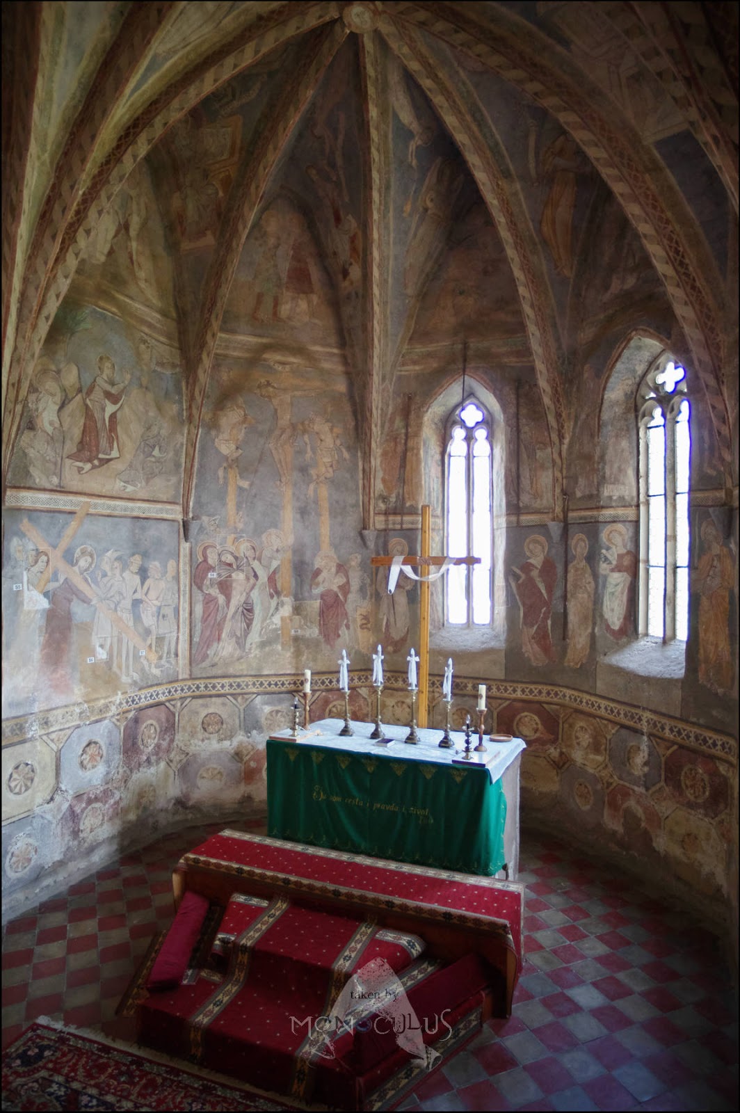 Heremita Monoculus: On the Gothic Way