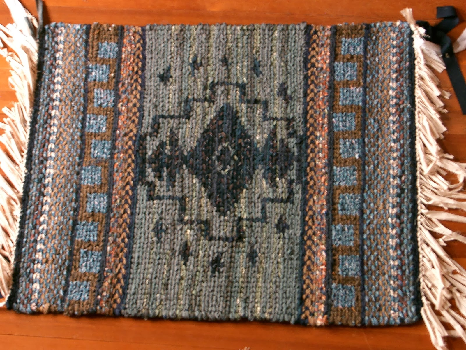 Rags to Rugs - Recycling Clothes into Carpets: Twined Rugs with Taaniko ...