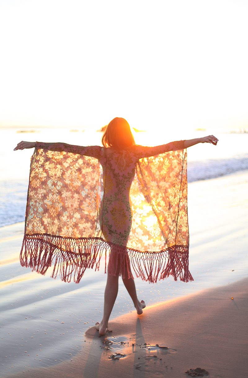 Charcoal alley : Chasing the light