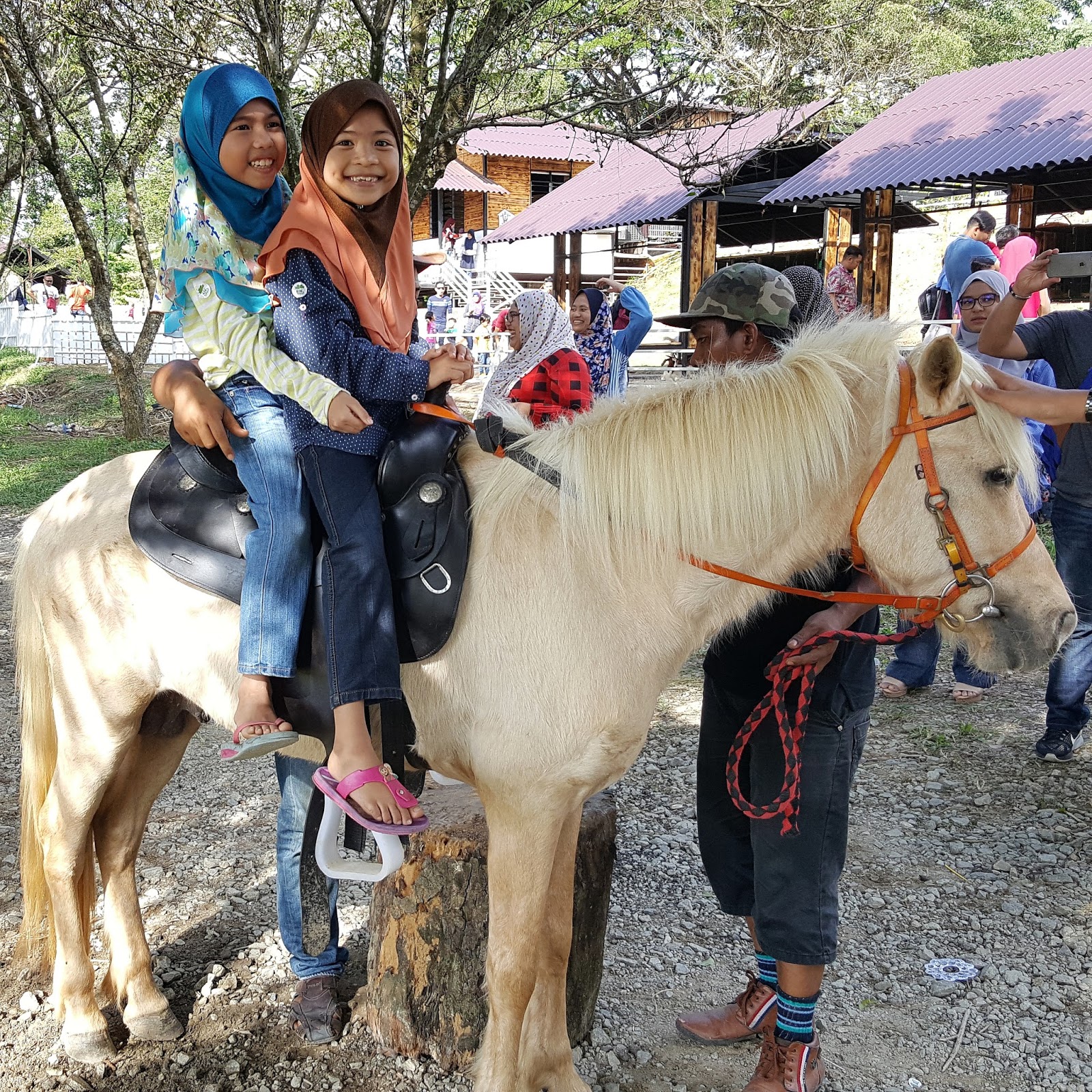 RUSH DONE MTB: MY FAMILY @ G2G ANIMAL GARDEN, MAEPS SERDANG...
