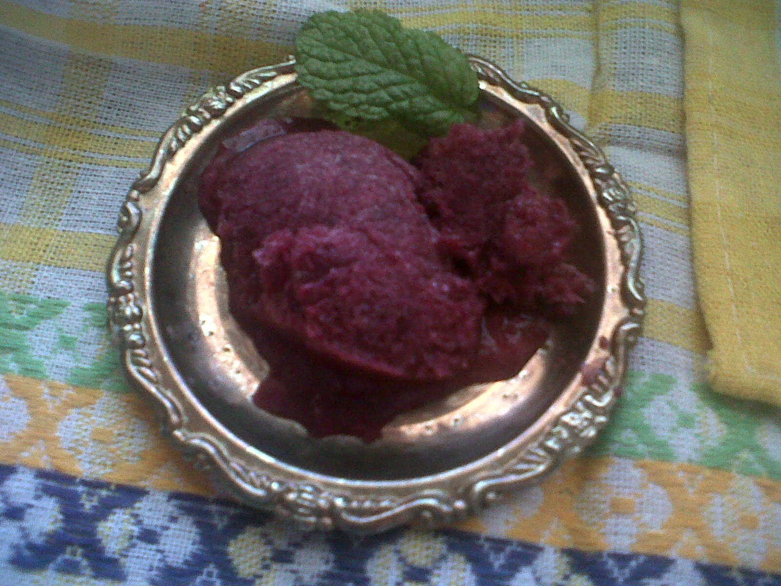 Sandra's voilà: project 91........mulberry cream/icecream