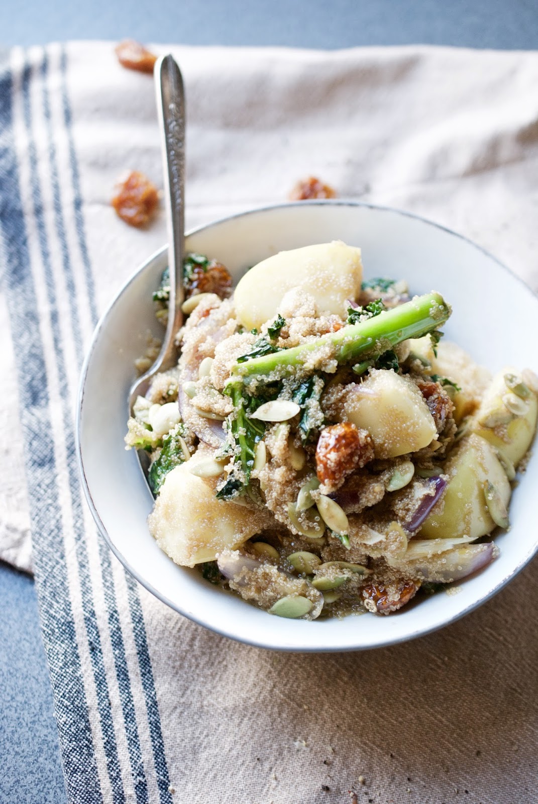 JANEK PASZKOWSKI: ZASMAŻANY AMARANTUS Z JARMUŻEM, MIECHUNKĄ i JABŁKIEM