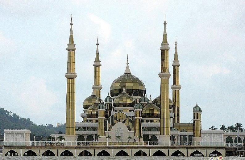 Historical and Famous Mosques of World: CRYSTAL MOSQUE