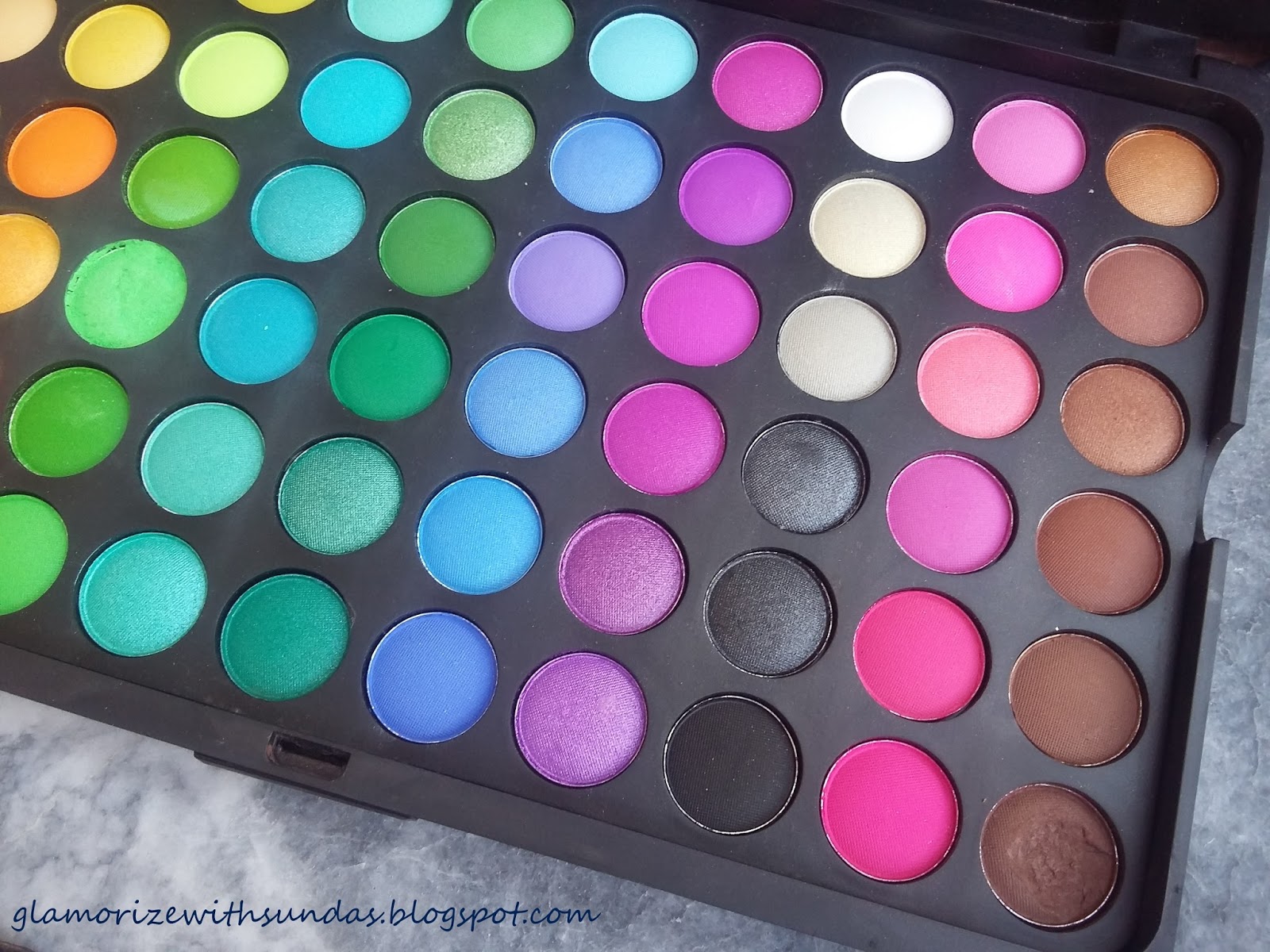 Glamorize with Sundas: Review: Bh Cosmetics 120 Color Eyeshadow Palette ...