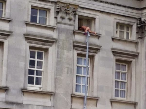 Watch: Naked Man Caught ‘Escaping’ Buckingham Palace Window On Bed Sheet
