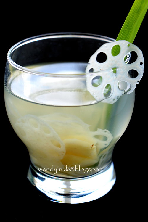 Table for 2.... or more: Waterchestnut and Lotus Root Drink 马蹄莲藕水