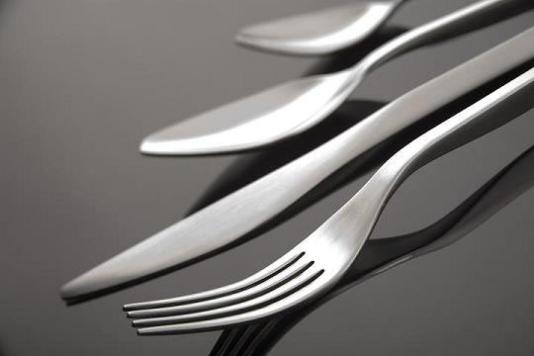 DICAS E VARIEDADES: O USO DE TALHERES À MESA