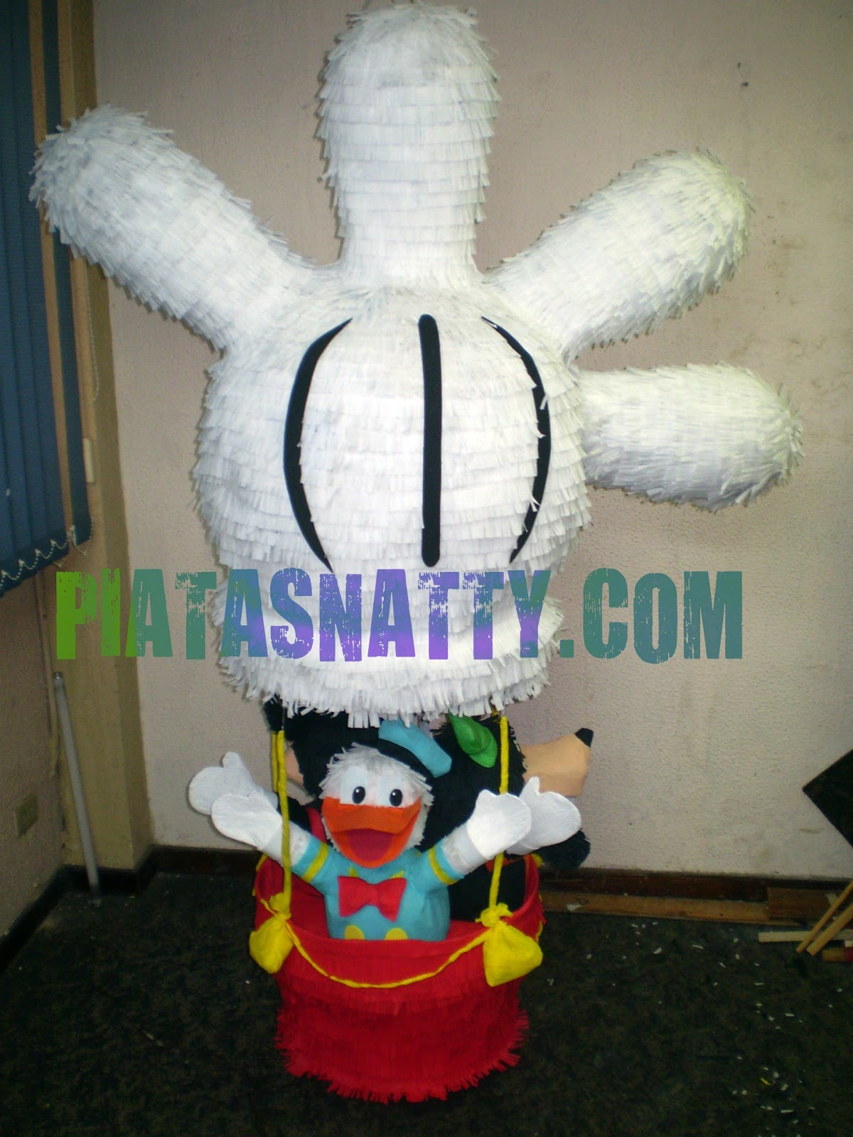 PIÑATAS NATTY @pinatas_eventos.natty: PIÑATA DEL GLOBO CON PATO DONALD