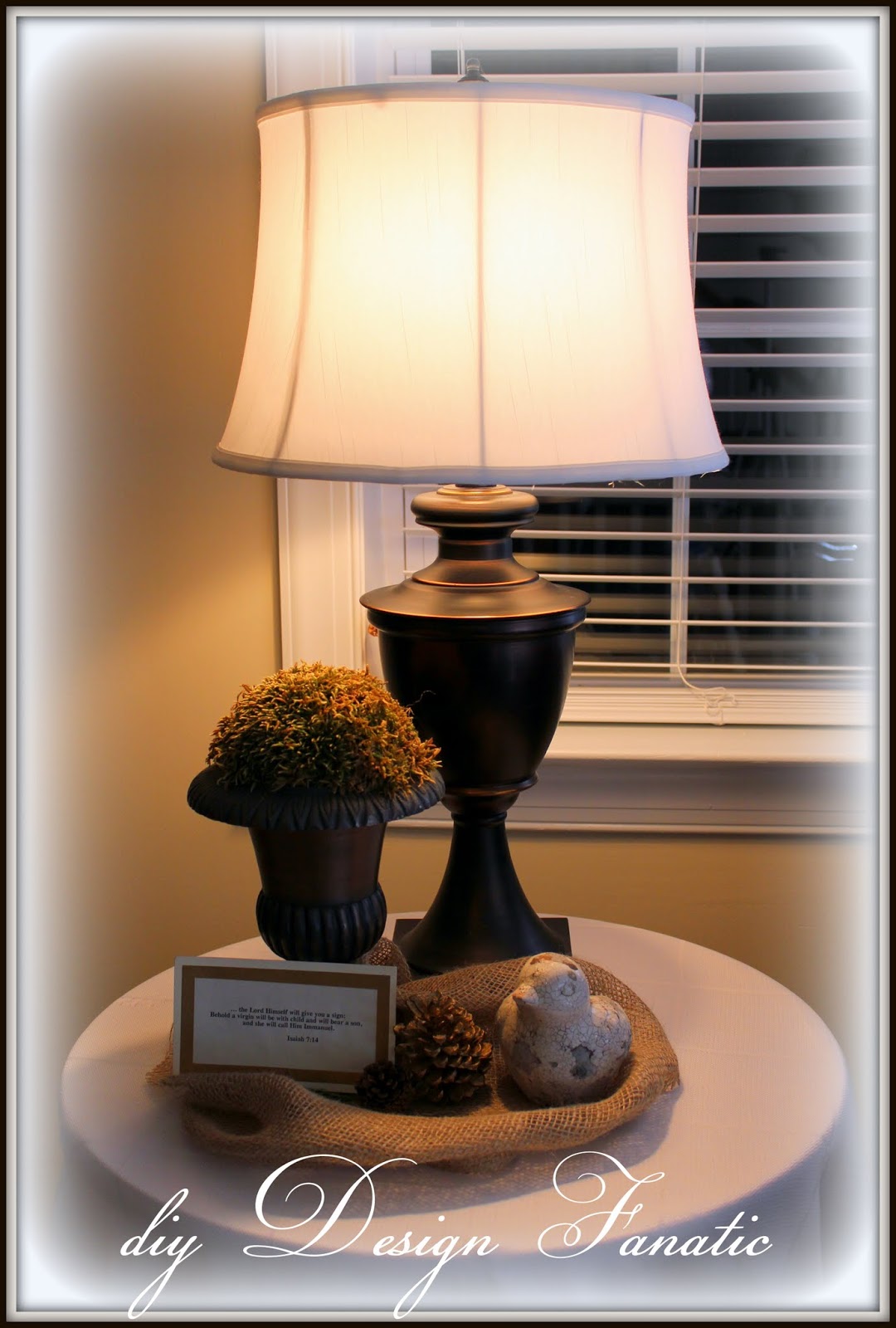 diy Design Fanatic: Side Table Christmas Vignette