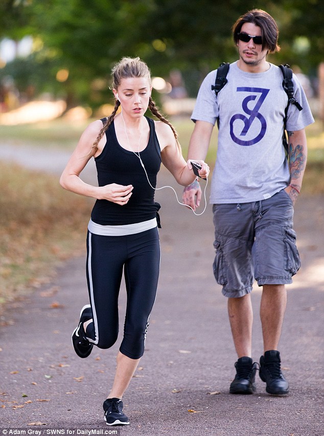 CELEBRITY LIFE-NEWS-PHOTOS: Amber Heard fa jogging a Londra