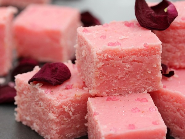 Easy Dinner Recipes : How To Cook Colorful Suji Halwa