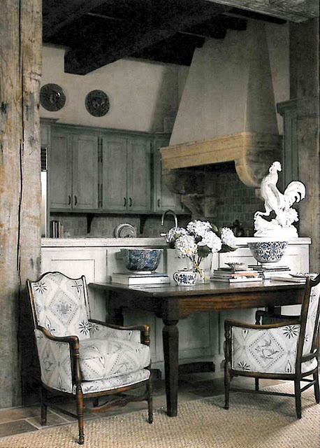 Hydrangea Hill Cottage: Tables for Two