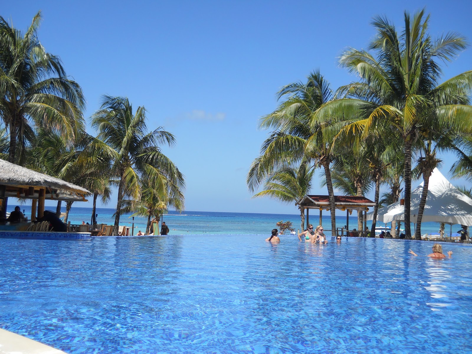 Nancy's Adventures in Roatan: West Bay Beach Fun