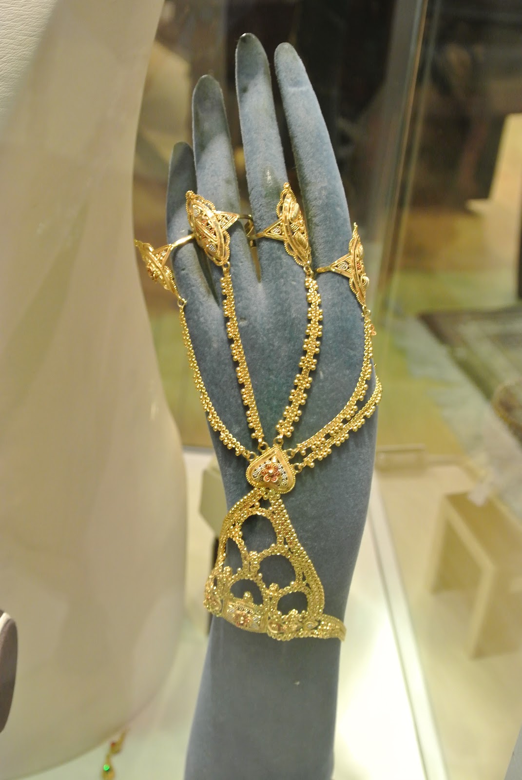 LADIES AND THE CITY: QATAR CHAPTER 10: Doha Jewelry Show 2012 Part III ...