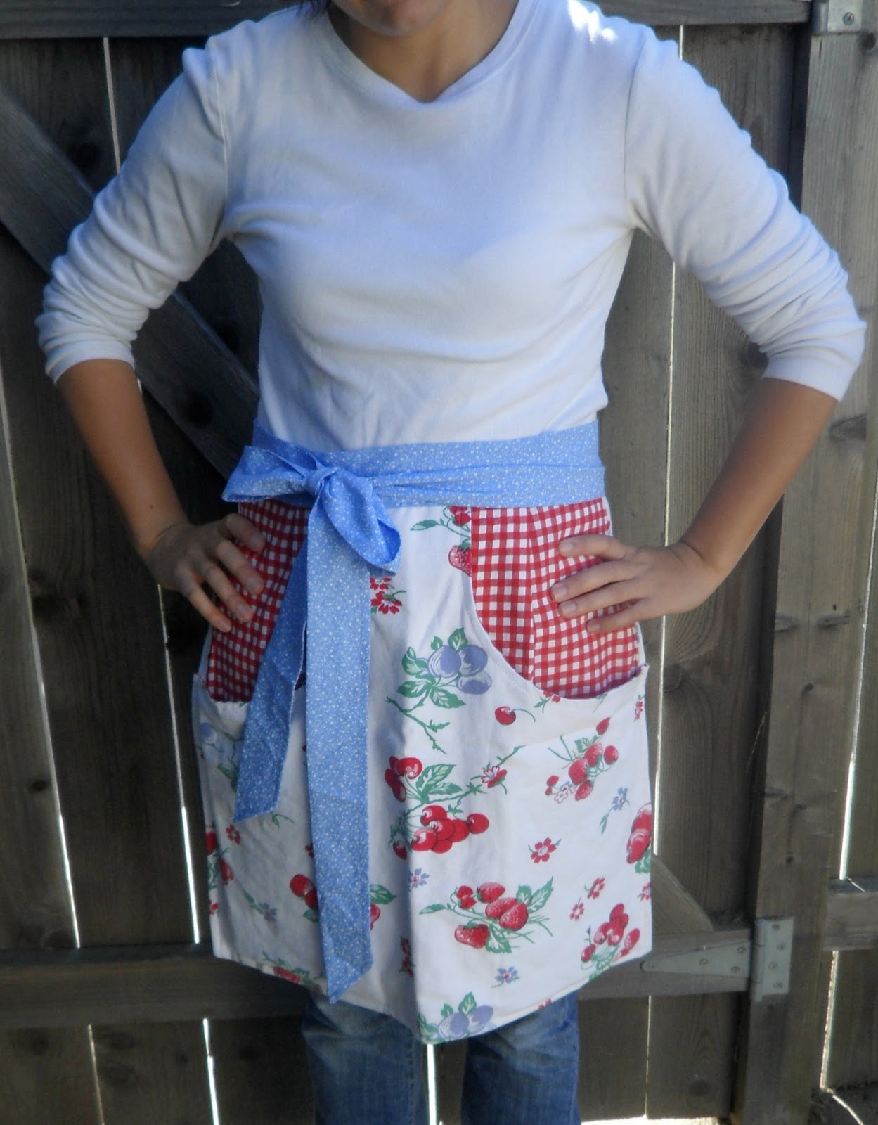 Kaleidoscope of Colors: Halloween Hostess Apron Giveaway