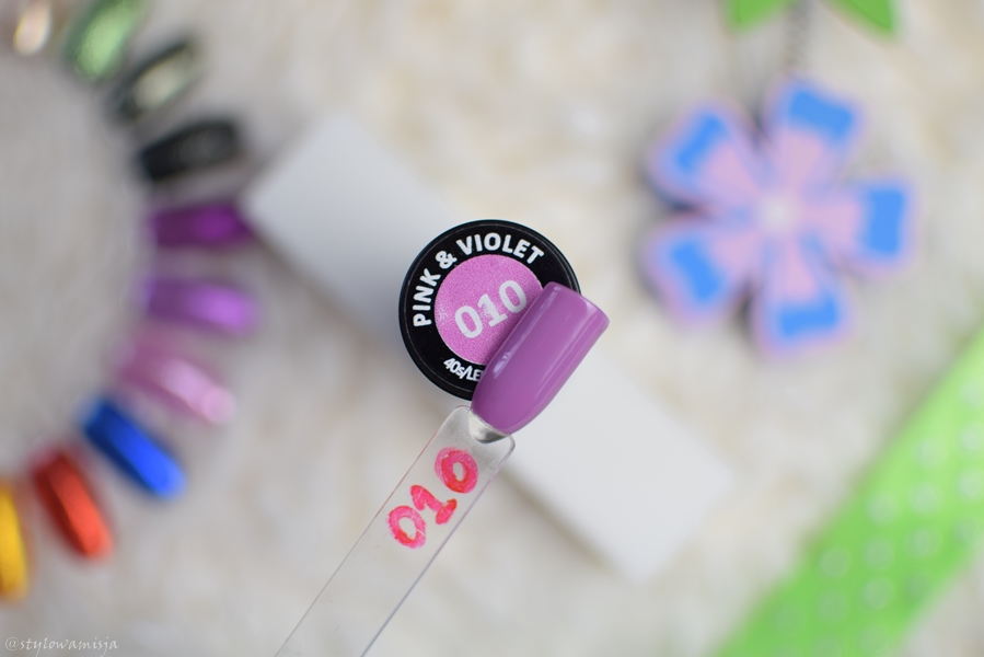 Stylowa Misja: NAJŁADNIEJSZE KOLORY LAKIERÓW HYBRYDOWYCH SEMILAC