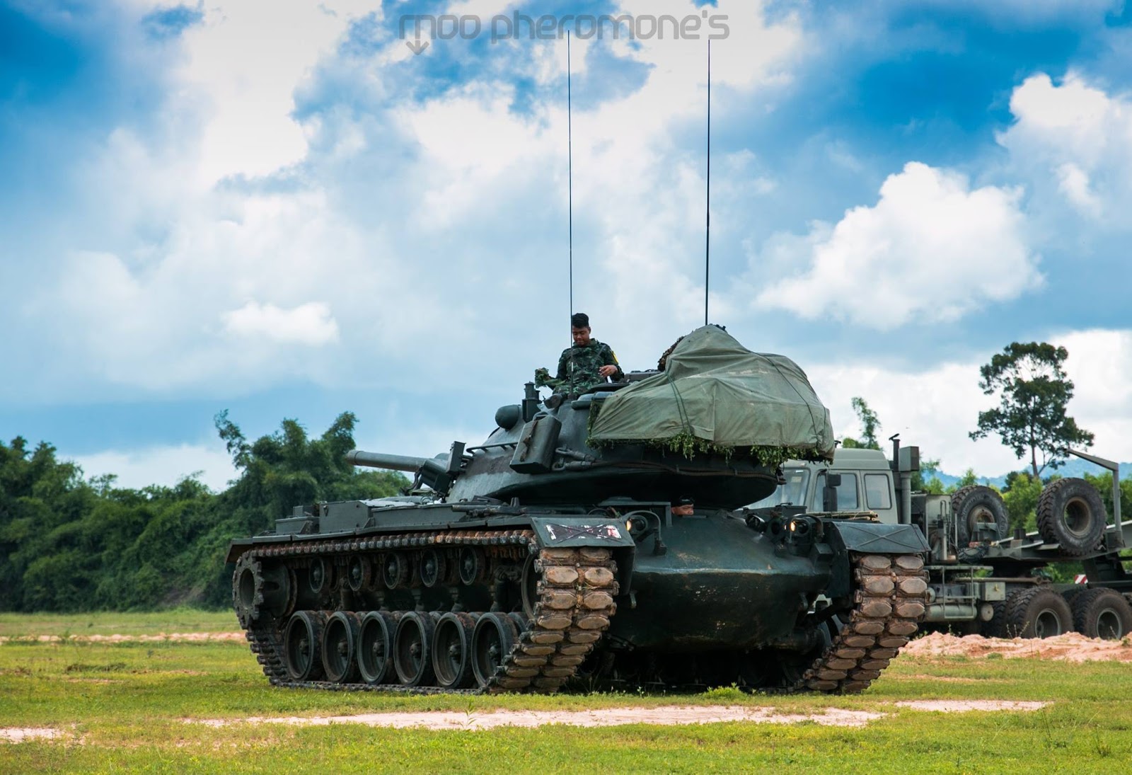 Thaidefense News ภาพการฝึกของรถถังหลัก กองพันทหารม้าที่ 2 พล ร 2 รอ