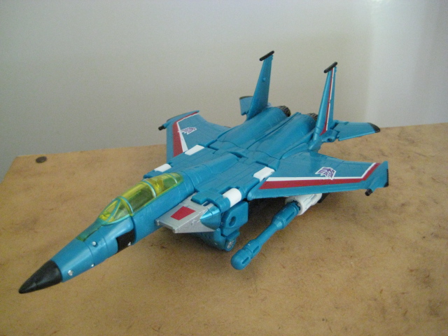 ChCse's blog: Toy Review: Transformers BotCon 2013 Rainmakers Bitstream