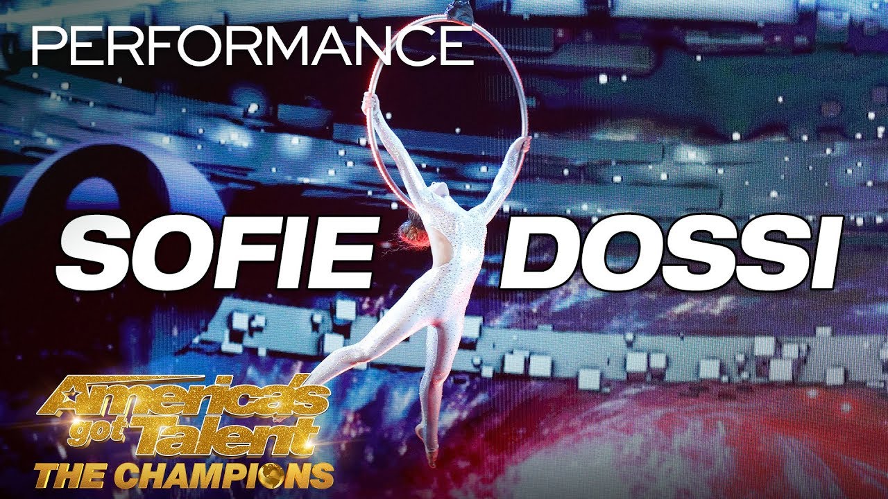 Go To the world: Sofie Dossi: WOW! Teen Contortionist Dazzles With ...