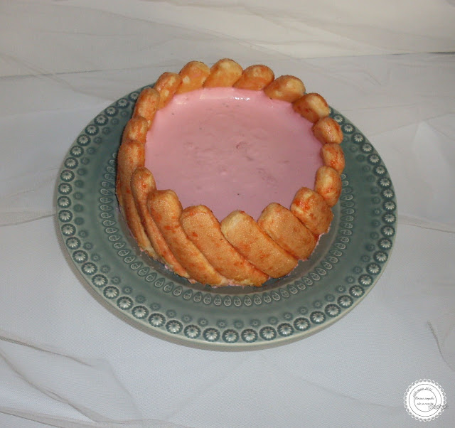 Charlote de queijo e morangos Coisas simples são a receita ...