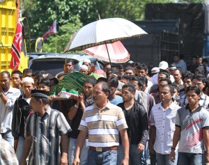 Syukri Abdullah Ditembak, PA Kibar Bendera Setengah Tiang - Lentera24.com