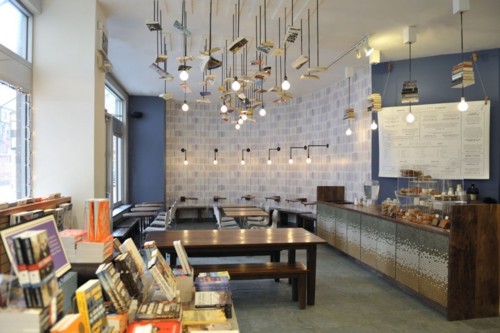 Y UN POCO DE DISEÑO: El café de una librería